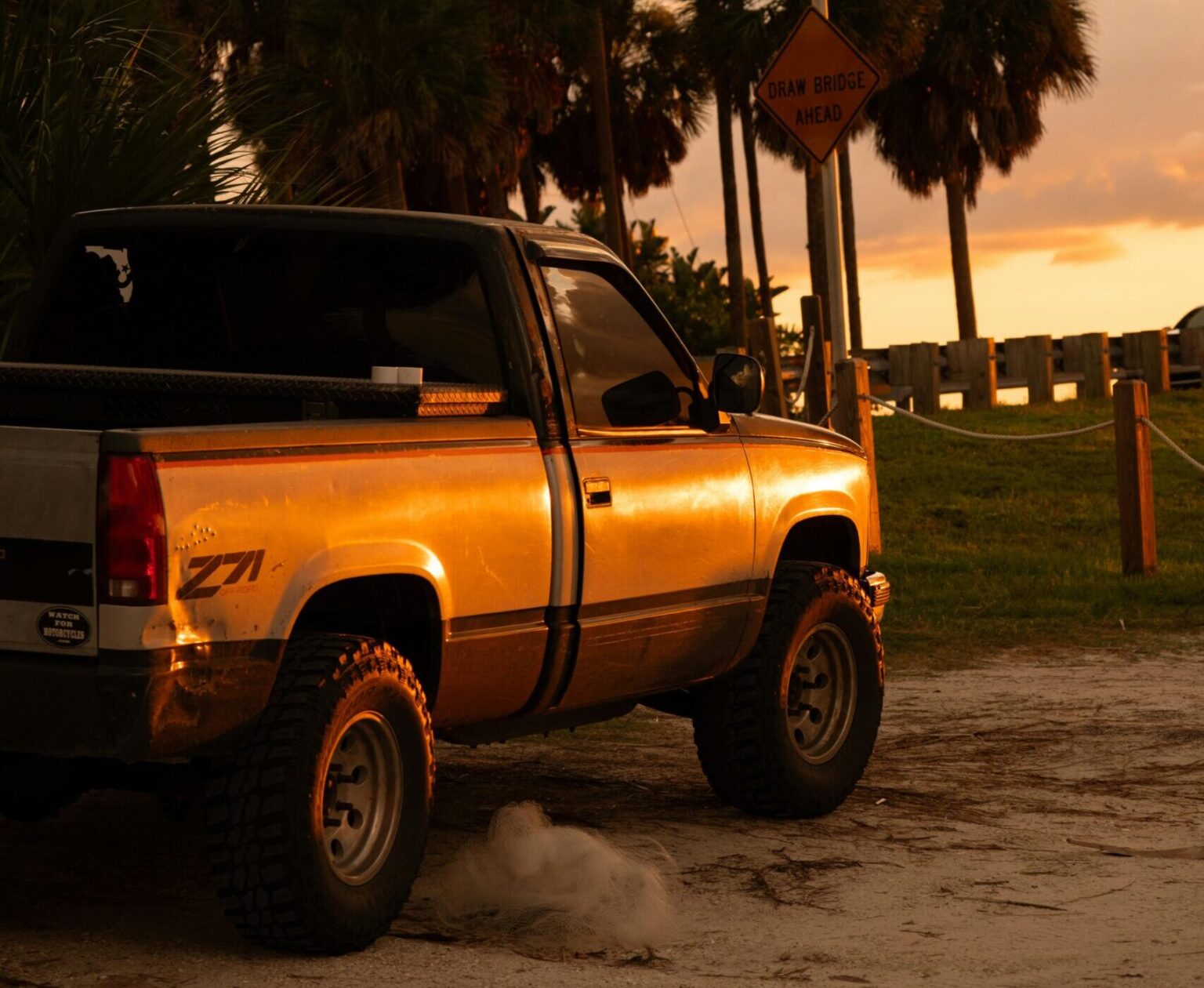 UWS Tool Boxes – Heavy-Duty Truck Storage Solutions